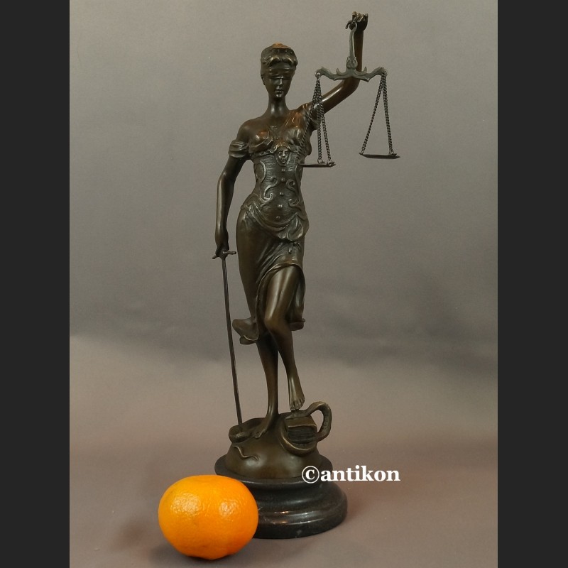 figurka Temidy sklep