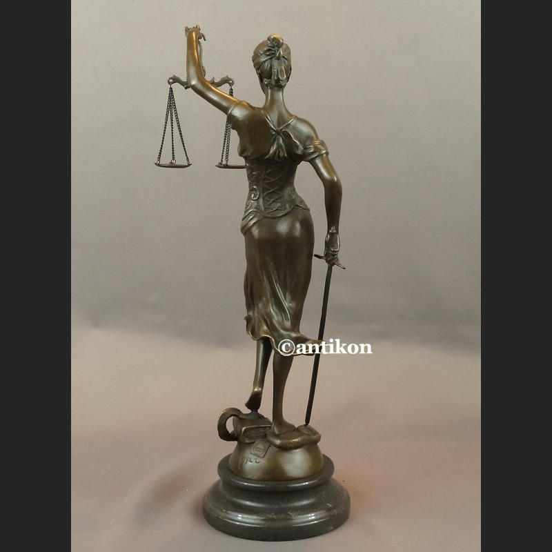 figurka Temidy sklep